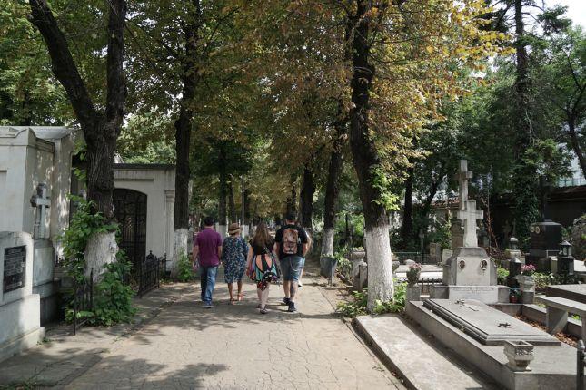 Bucharest Untold Stories: Holocaust, Crimes & Bellu Cemetery - Romanian ...